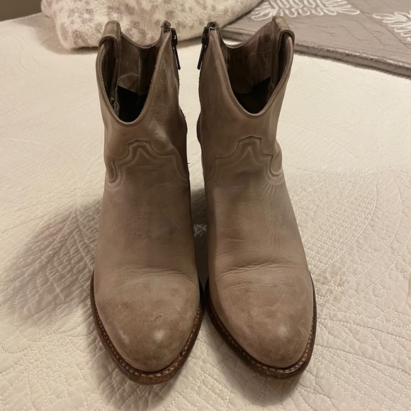 Frye | Shoes | Frye Billy Short Boots Sz 7 | Poshmark
